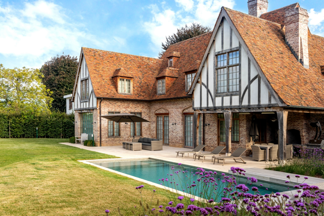 HDB Pools - Chic Gardens